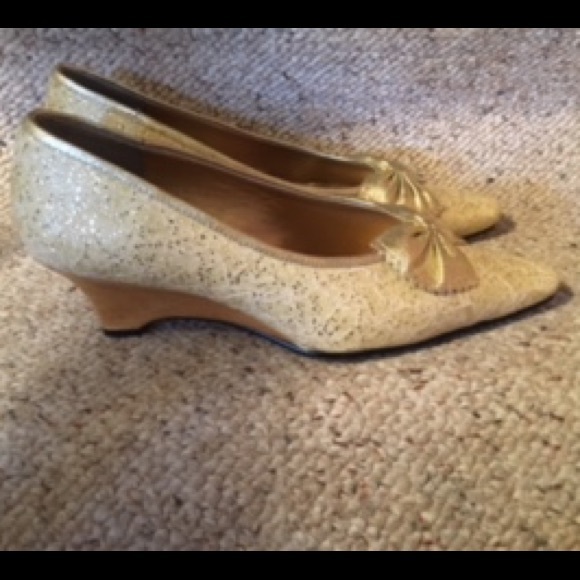 floral | Shoes | Floral Gold And Cream Color Wedges | Poshmark